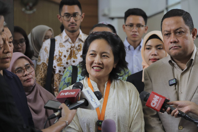 Sambil Senyum, Istri Tom Lembong Sebut Kasus Ini Aneh dan Ada ... Sambil Senyum, Istri Tom Lembong Sebut Kasus Ini Aneh dan Ada ...