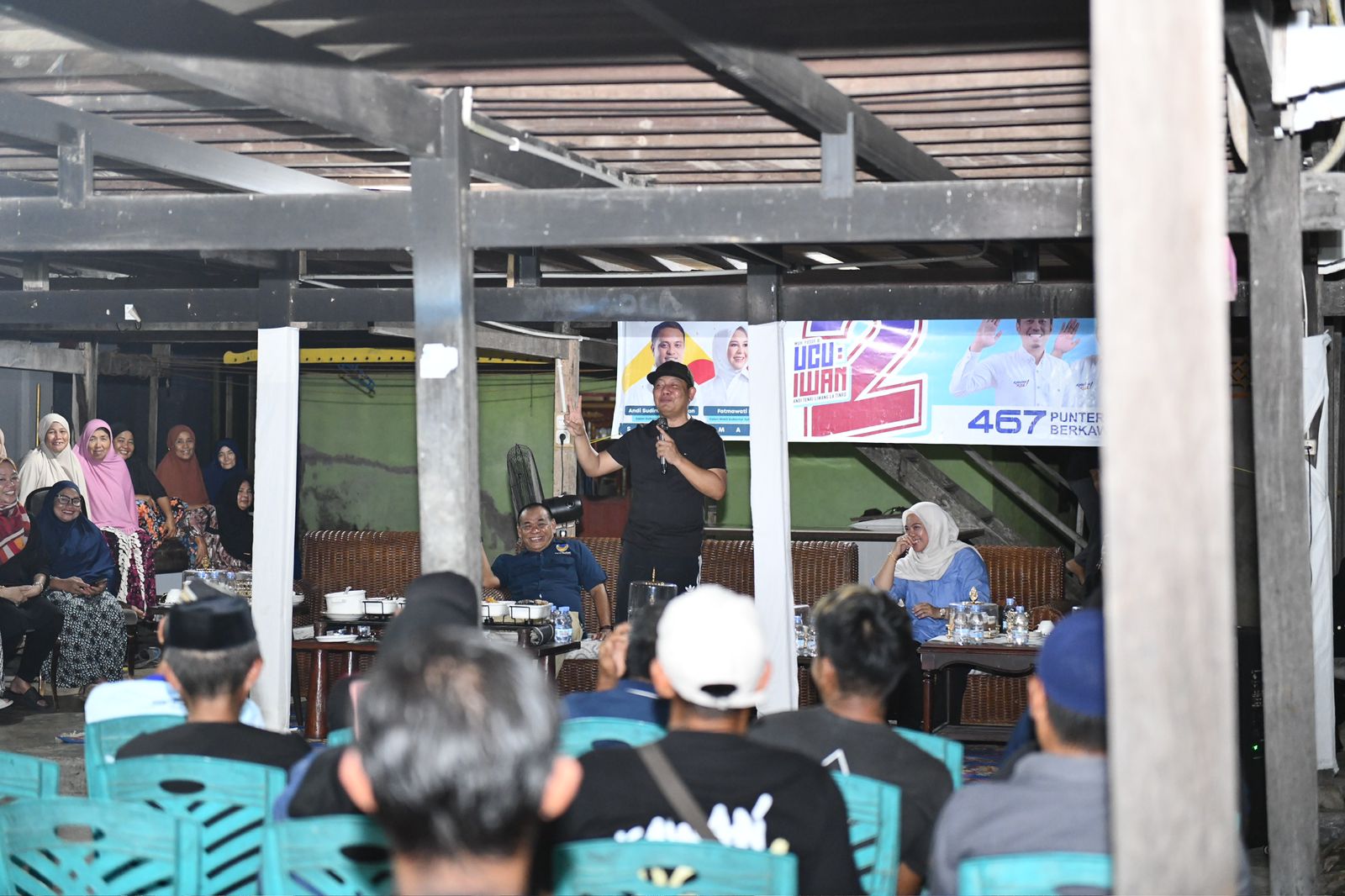 Dari Warkop Hingga Kolong Rumah, RMS Keliling Enrekang Demi Kampanyekan ...